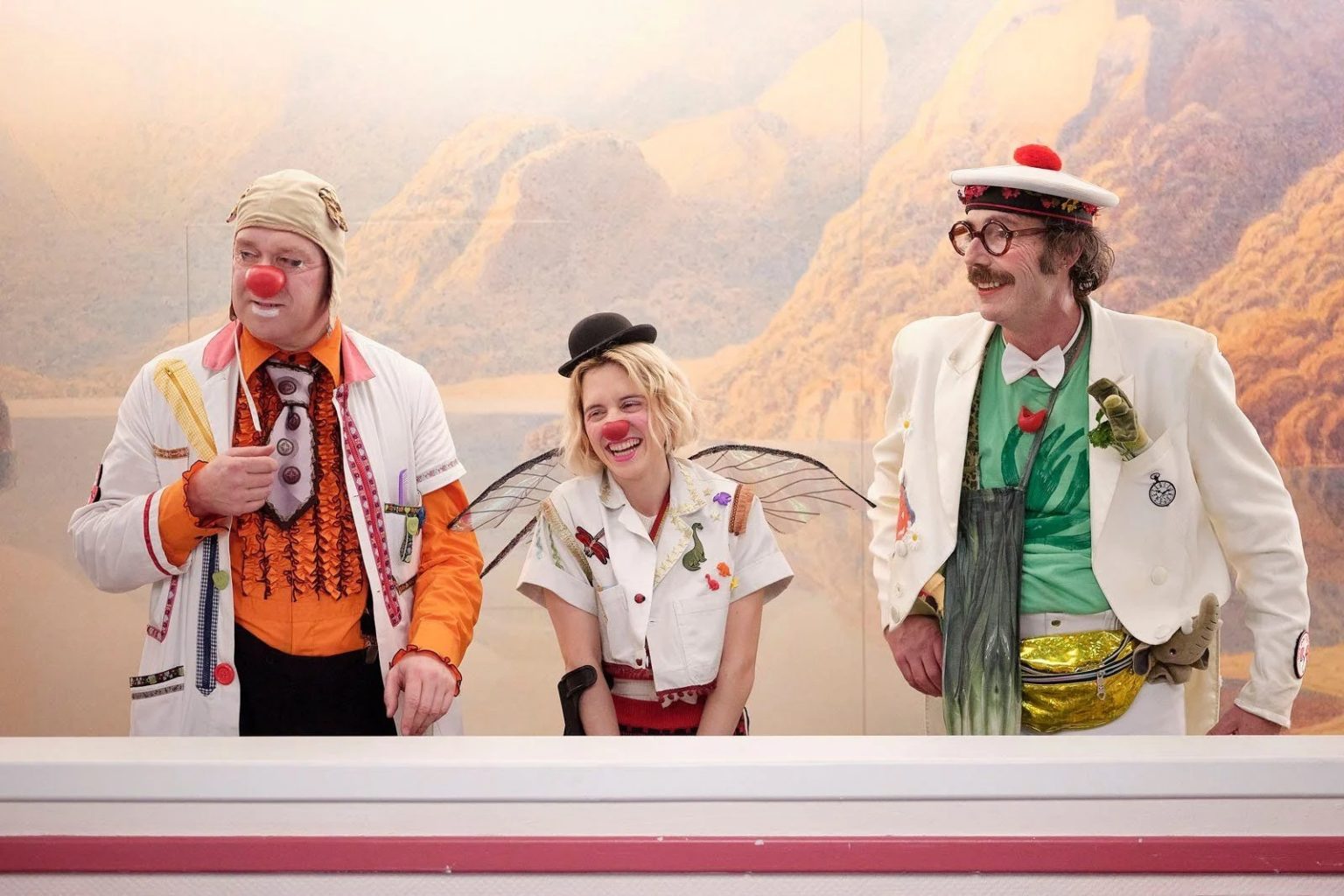 « SUR UN FIL » : NOUS LES AIMONS CES CLOWNS ! – Vieille Carne